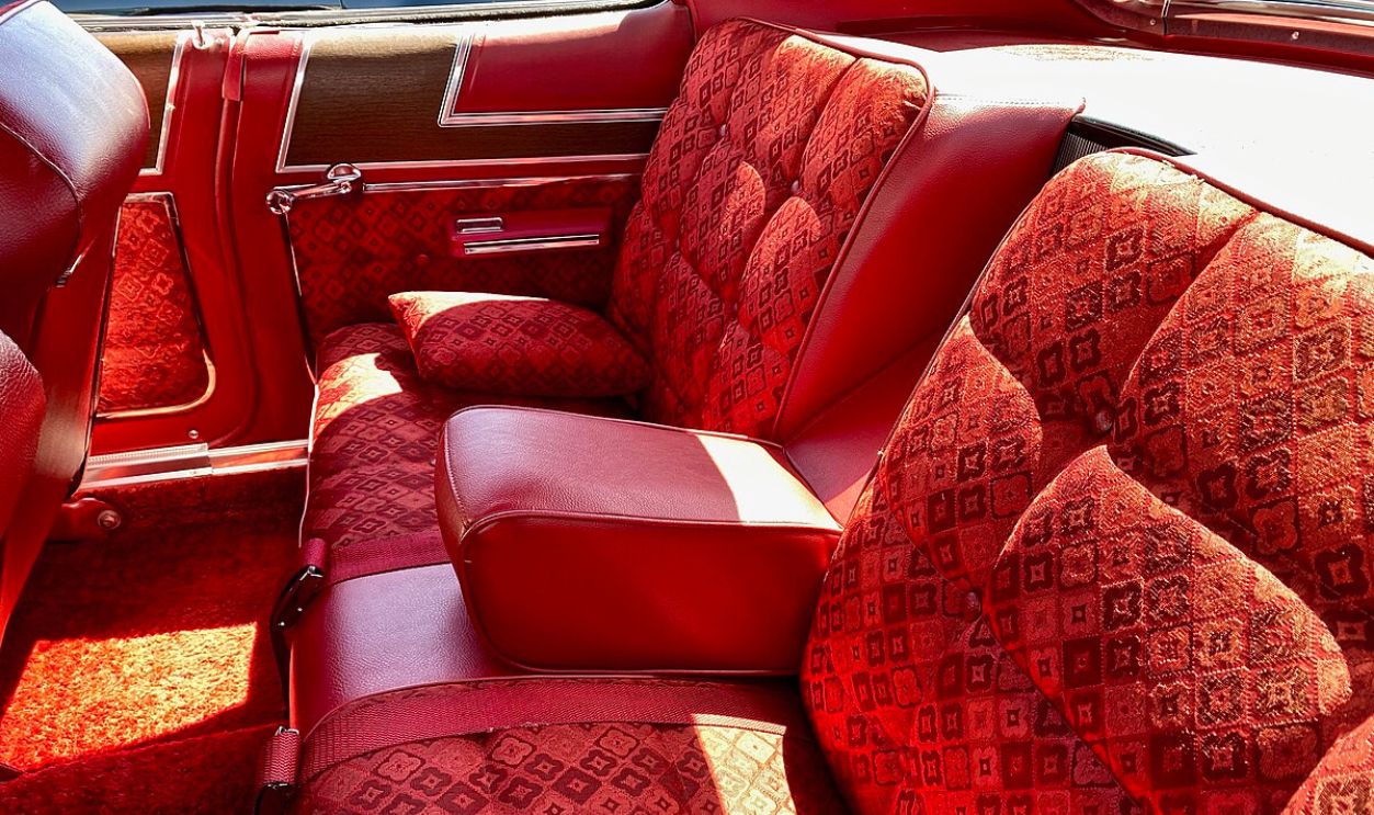 44 Unforgettable Features 60s Cars Had That No Modern Car Can Match