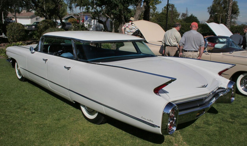 44 Unforgettable Features 60s Cars Had That No Modern Car Can Match