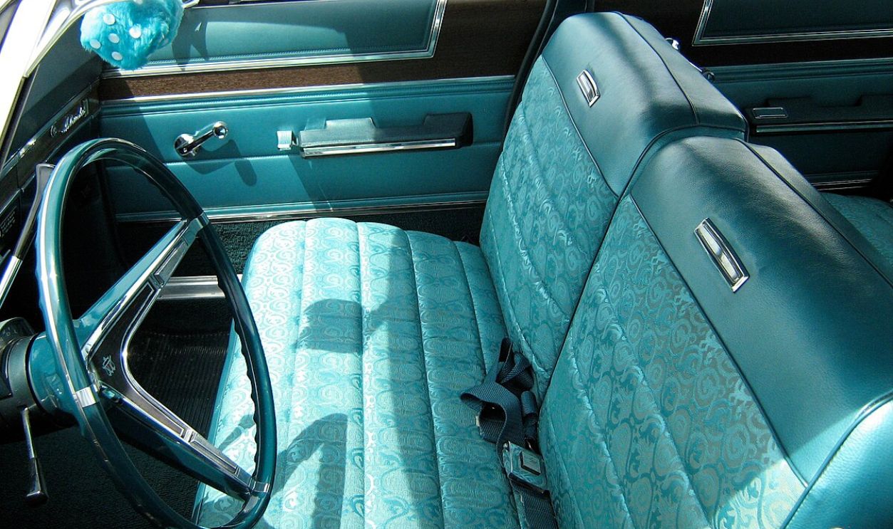 44 Unforgettable Features 60s Cars Had That No Modern Car Can Match