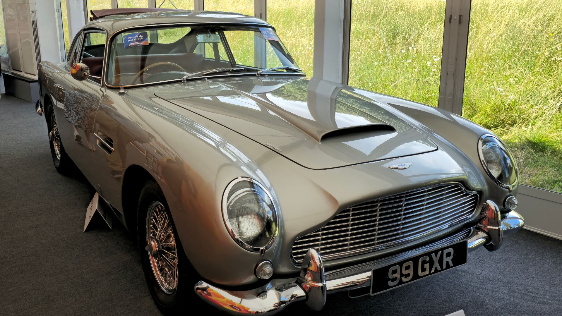 Why The Aston Martin DB5 Remains The Most Recognizable And Iconic Car ...