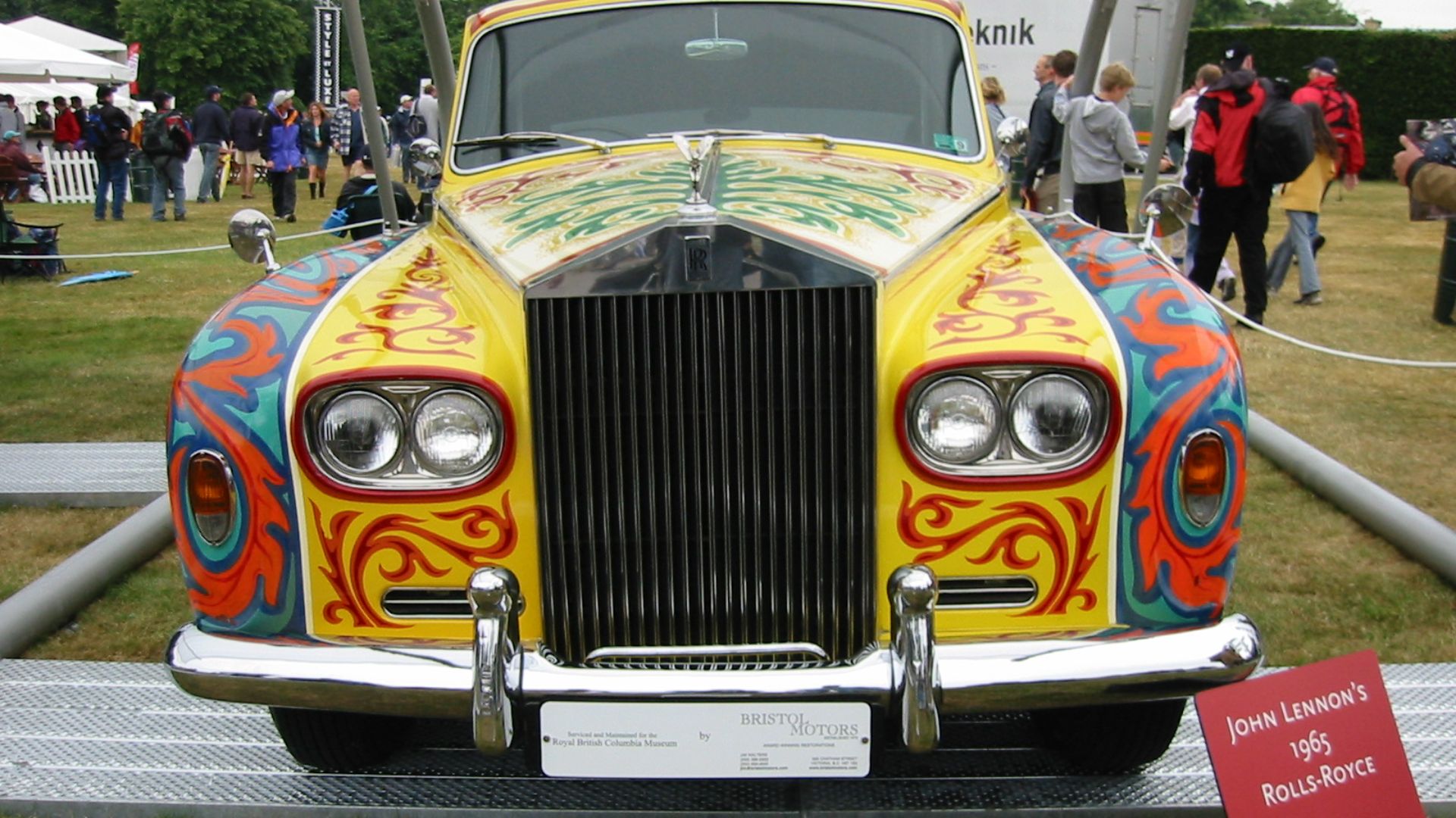 When John Lennon Turned A Rolls-Royce Into A Psychedelic Revolution