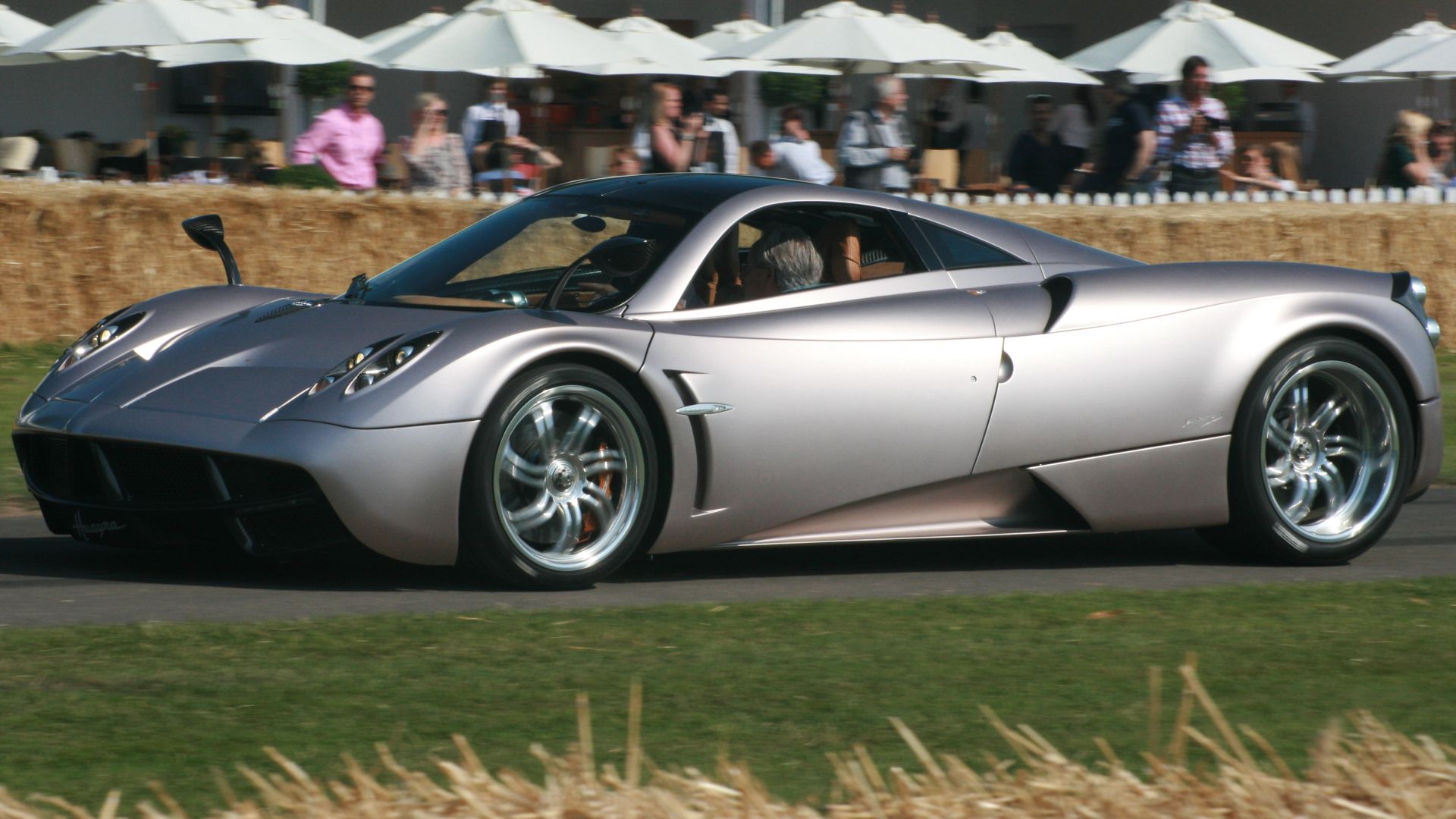 The Best Supercars With Gullwing, Scissor, And Butterfly Doors, Ranked