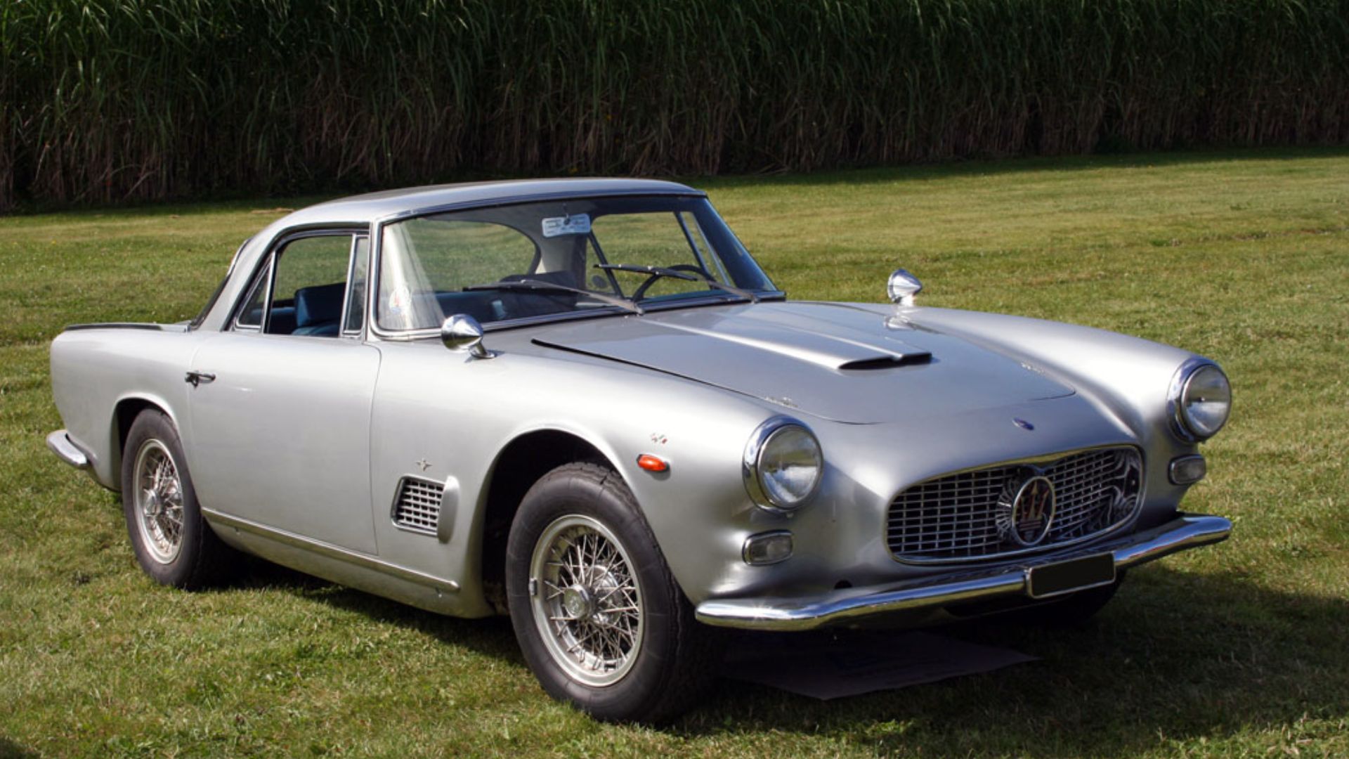 The Most Beautiful Classic Cars Ever Built