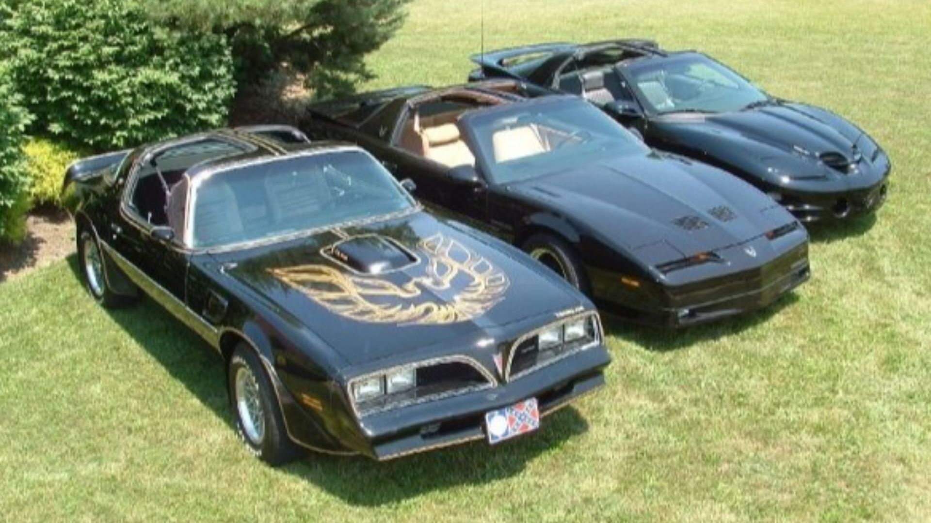The Pontiac Trans Am: The “Screaming Chicken” That Ruled America’s Streets